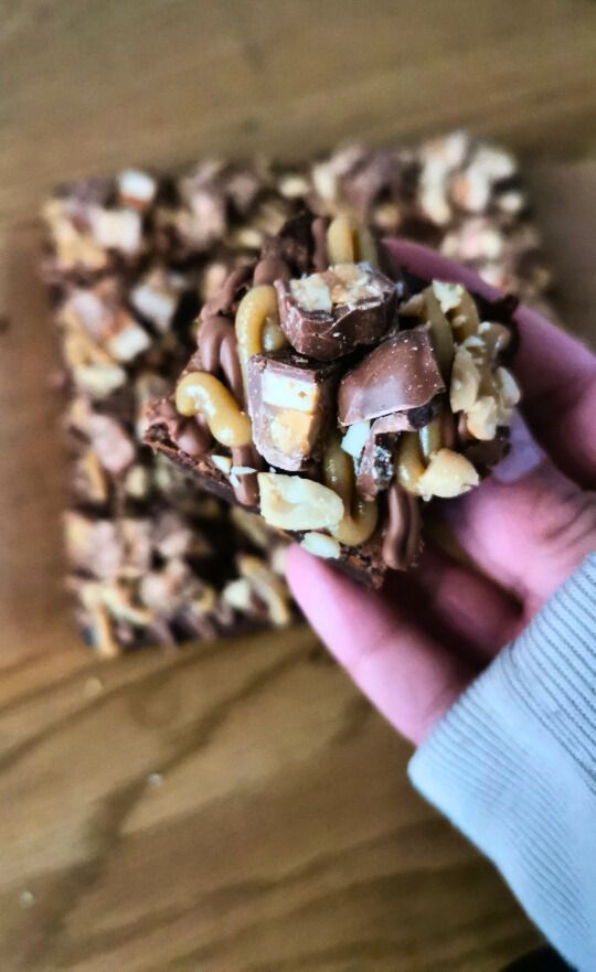 Caramel & Snickers Brownies - My Simple Eats